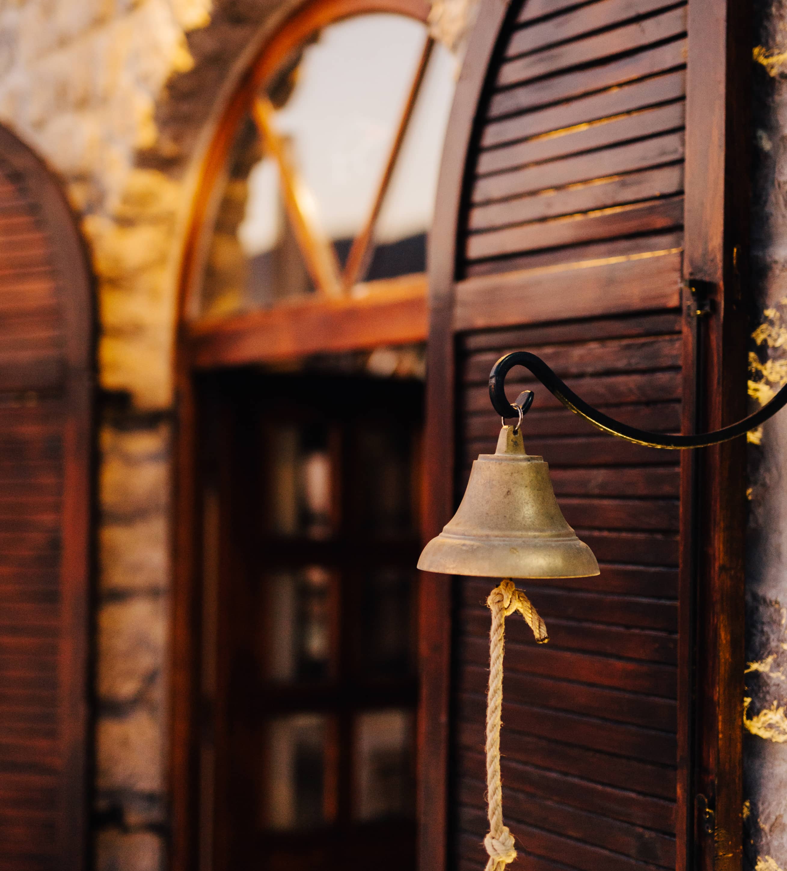 Meeting Point of Modern Luxury: Lux Common Areas of Grandiose Manor – SS Faculty